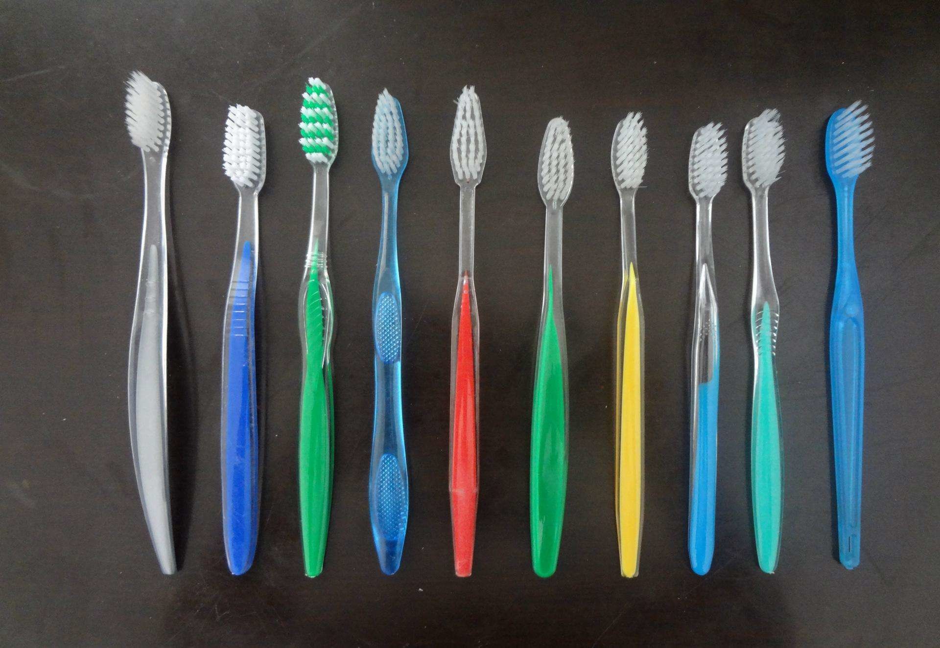 Professional Two Color Injection Molding Machine For Bamboo Toothbrush ...